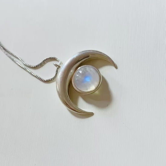 Luna Moonstone Necklace – ORMIRO